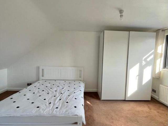 1 bedroom house share to rent