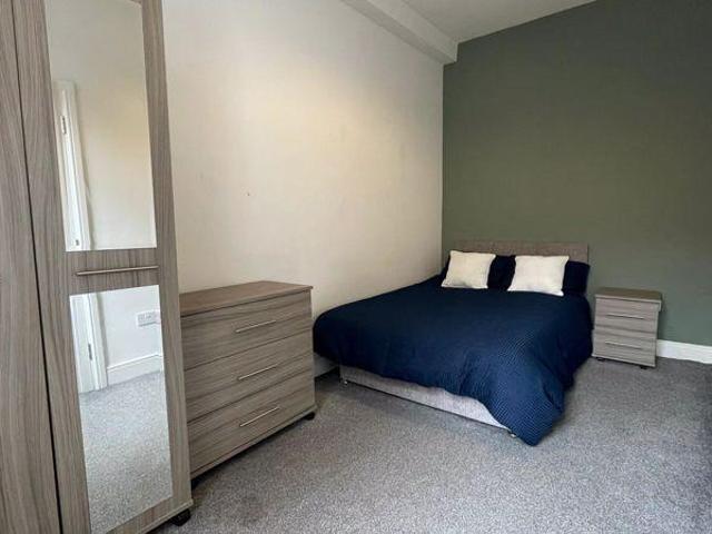 1 bedroom house share to rent