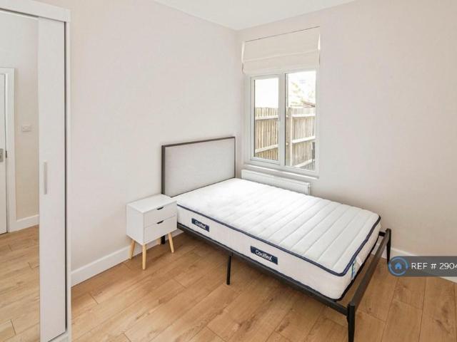 1 bedroom house share to rent