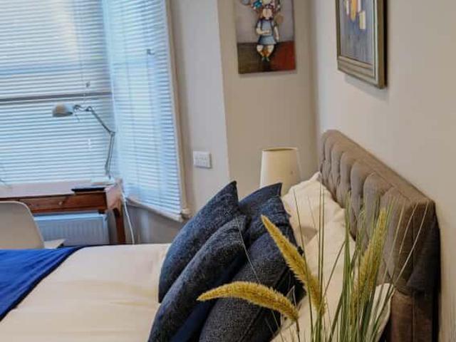 1 bedroom house share to rent