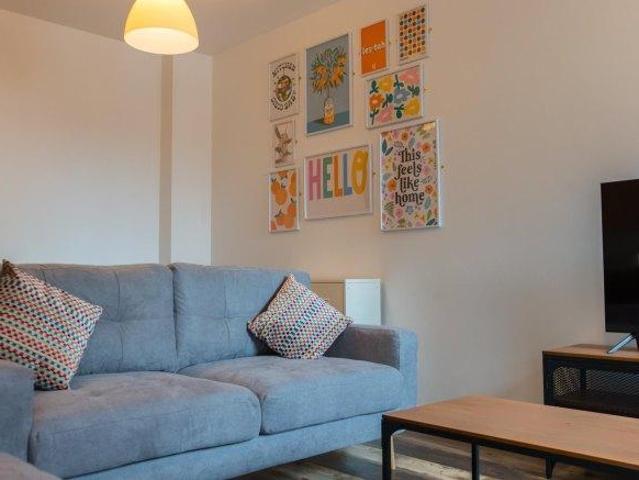 1 bedroom house share to rent