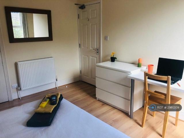 1 bedroom house share to rent