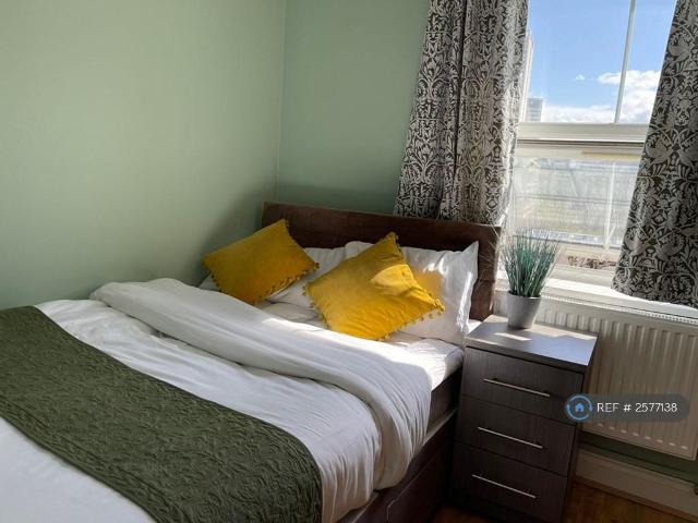 1 bedroom house share to rent