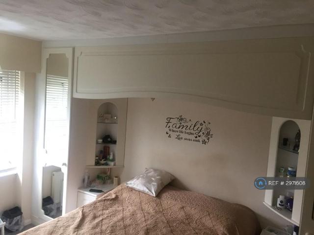 1 bedroom house share to rent