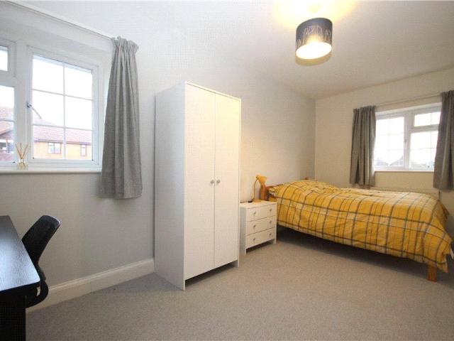 1 bedroom house share to rent