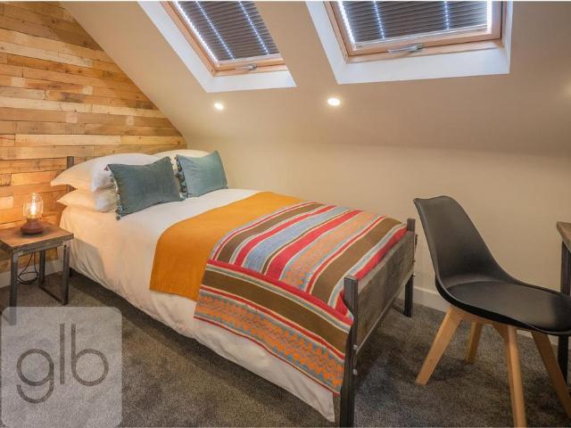 1 bedroom house share to rent