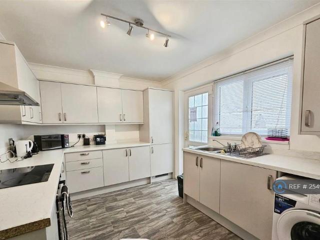 1 bedroom house share to rent