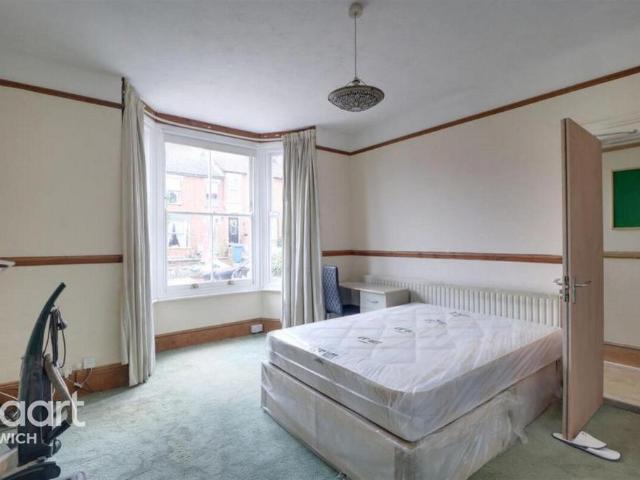 1 bedroom house share to rent