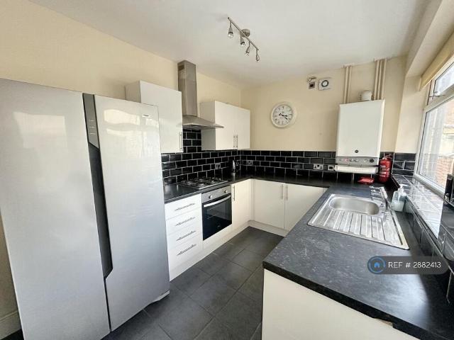 1 bedroom house share to rent