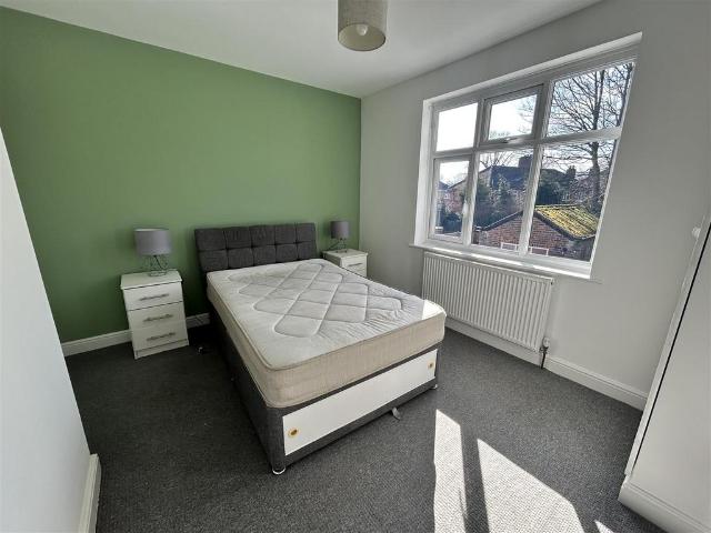 1 bedroom house share to rent
