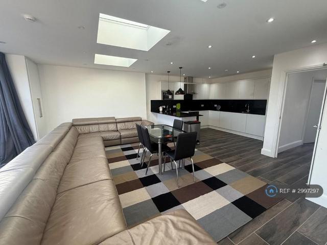 1 bedroom house share to rent