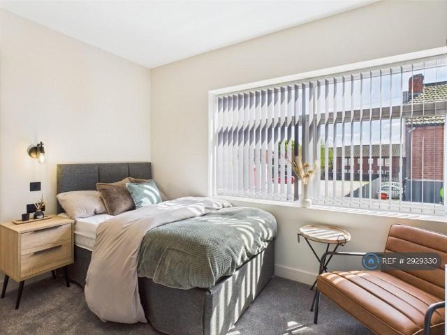1 bedroom house share to rent