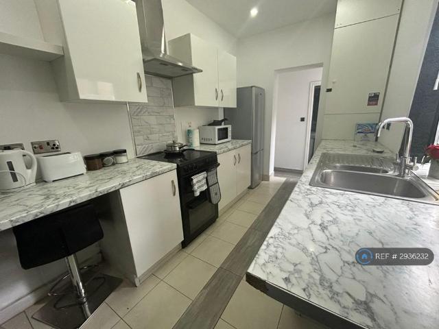 1 bedroom house share to rent