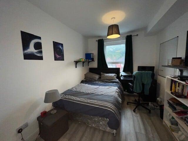 1 bedroom house share to rent