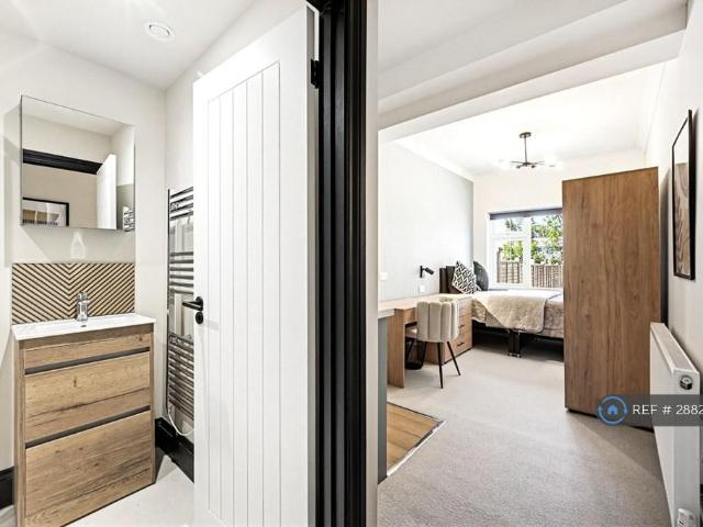 1 bedroom house share to rent