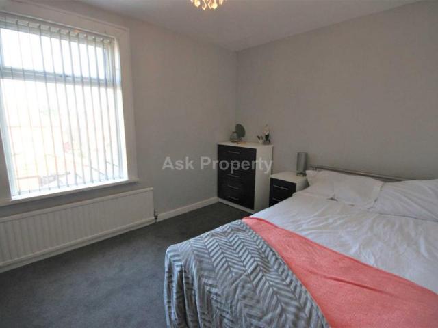 1 bedroom house share to rent