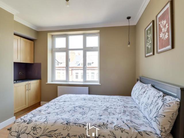 1 bedroom house share to rent