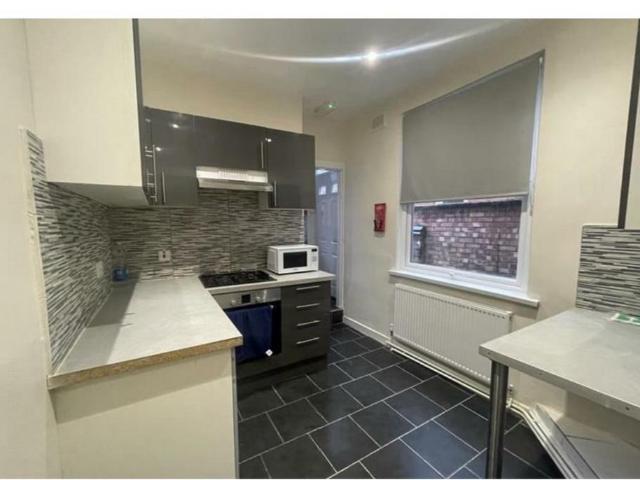 1 bedroom house share to rent