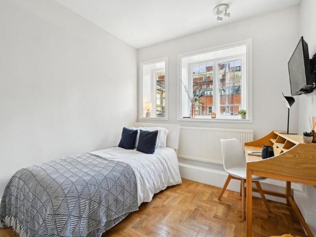 1 bedroom house share to rent