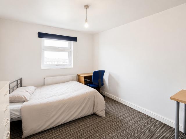 1 bedroom house share to rent