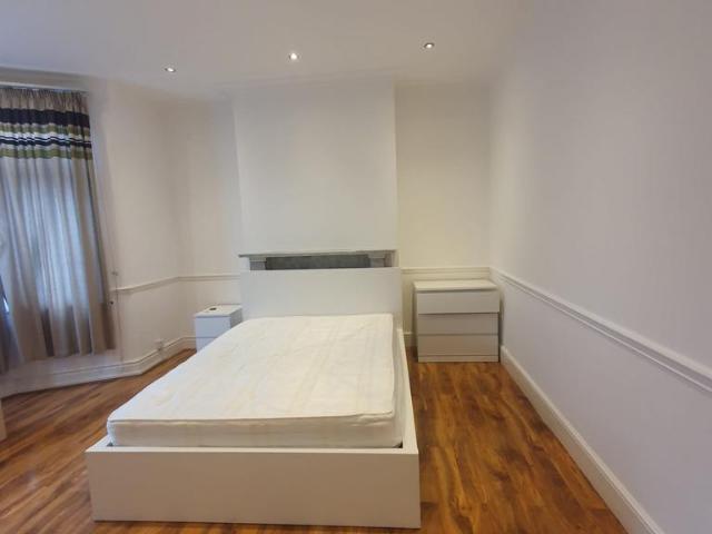 1 bedroom house share to rent