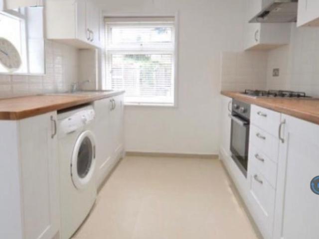 1 bedroom house share to rent