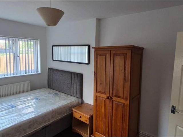 1 bedroom house share to rent
