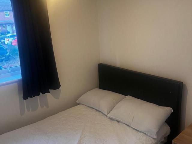 1 bedroom house share to rent