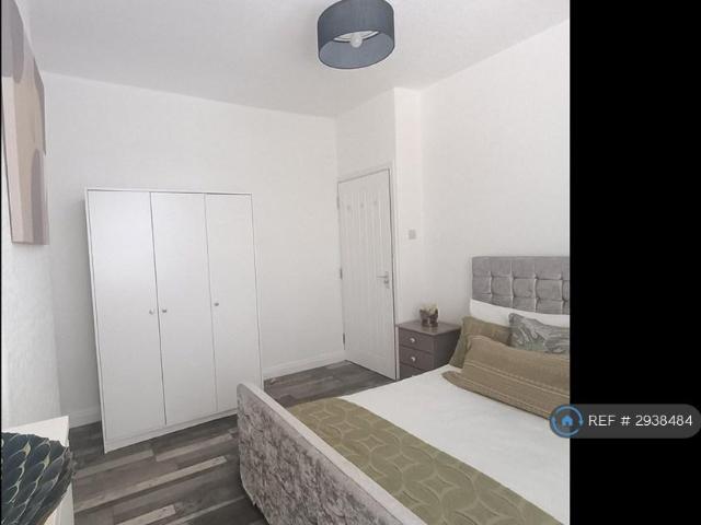 1 bedroom house share to rent