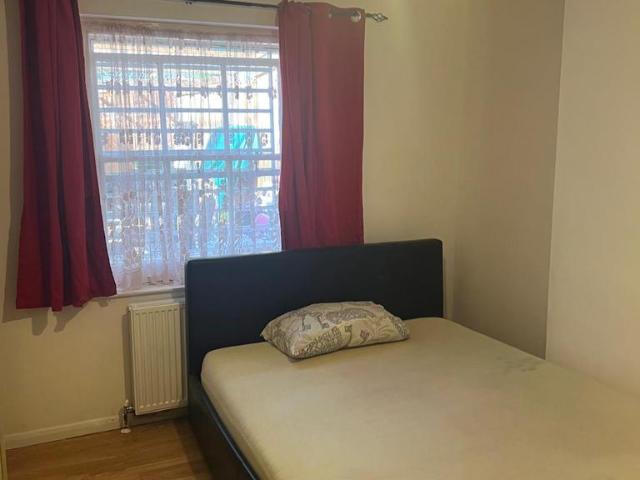 1 bedroom house share to rent