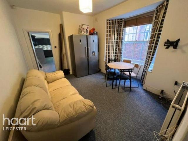 1 bedroom house share to rent
