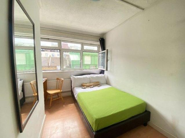 1 bedroom house share to rent