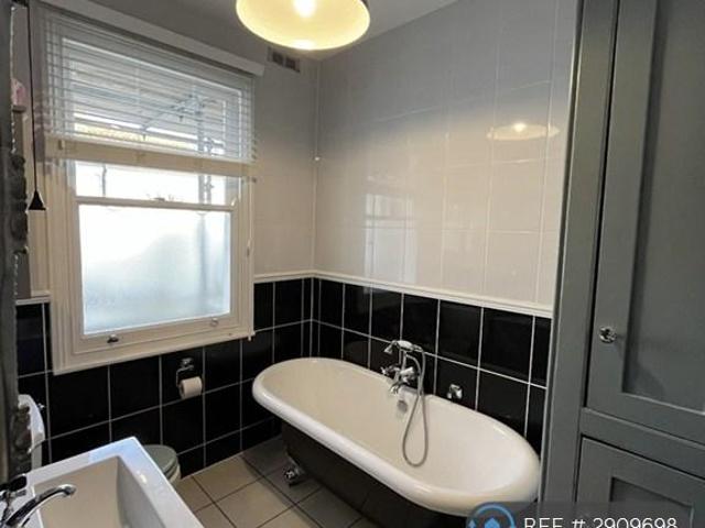 1 bedroom house share to rent