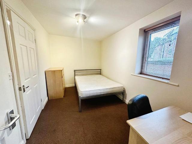 1 bedroom house share to rent