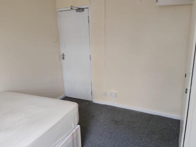 1 bedroom house share to rent