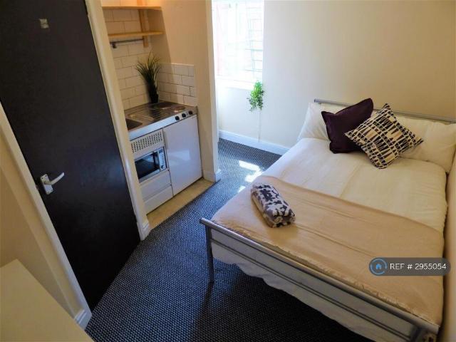 1 bedroom house share to rent