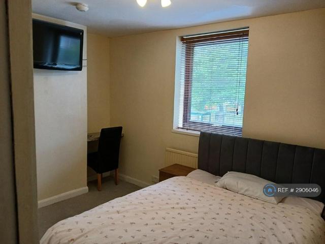 1 bedroom house share to rent