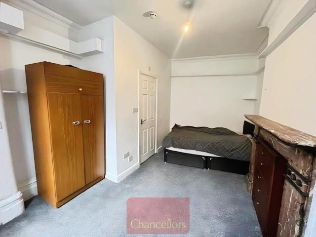 1 bedroom house share to rent