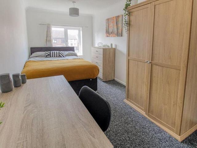 1 bedroom house share to rent