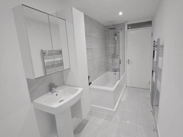 1 bedroom house share to rent