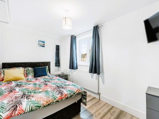 1 bedroom house share to rent