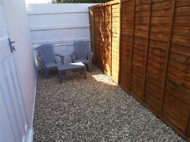 1 bedroom house share to rent