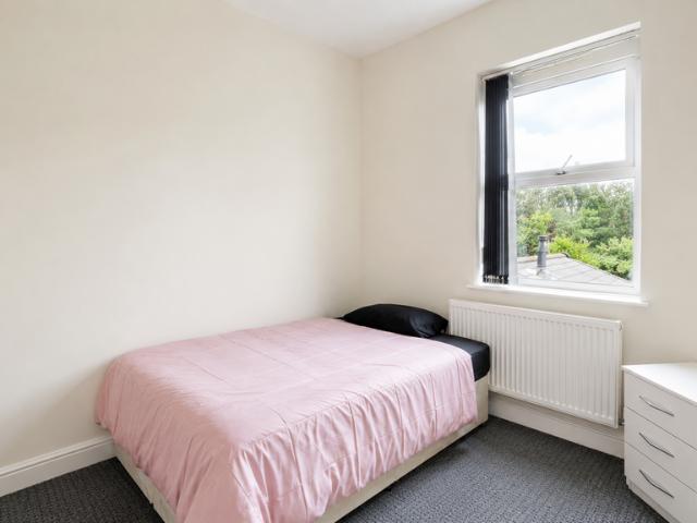 1 bedroom house share to rent