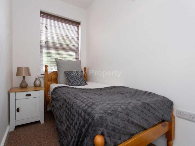 1 bedroom house share to rent