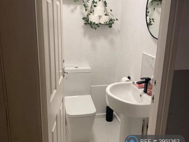 1 bedroom house share to rent
