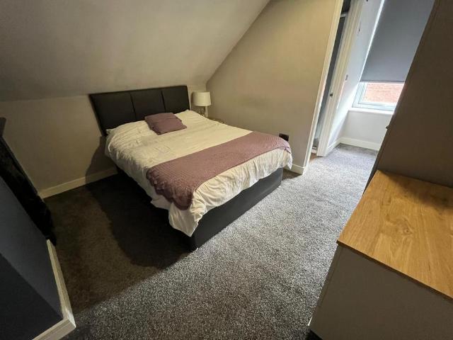 1 bedroom house share to rent