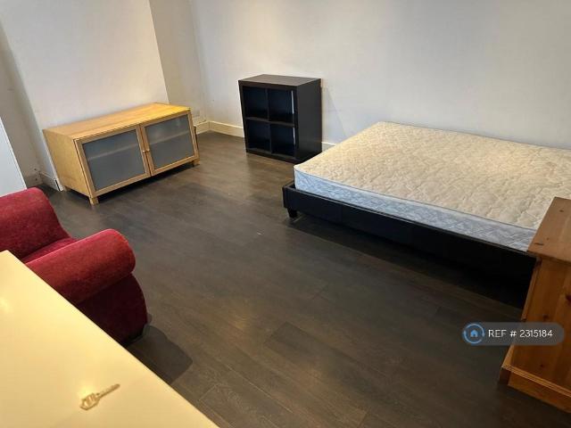 1 bedroom house share to rent