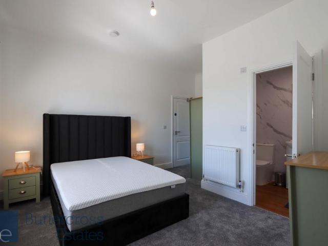 1 bedroom house share to rent