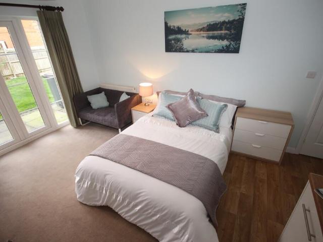 1 bedroom house share to rent