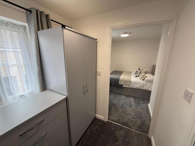 1 bedroom house share to rent